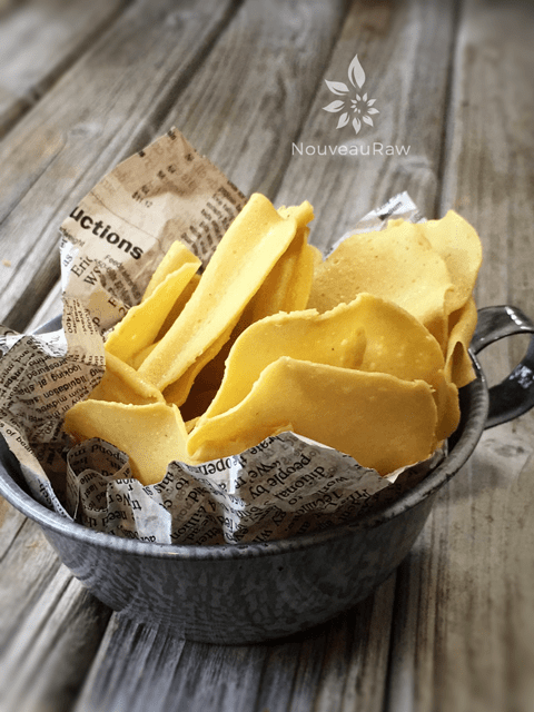 "Mozzarella Cheese” Chips (H-raw, vegan)